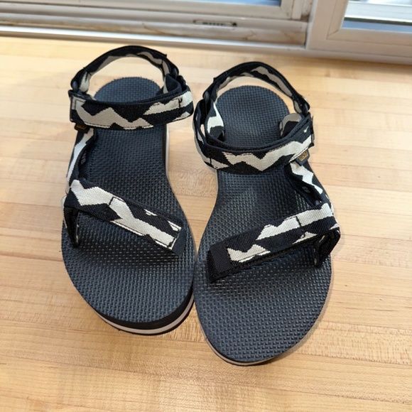 Teva | Shoes | Teva Flatform Universal Platform Sandal W8 | Poshmark